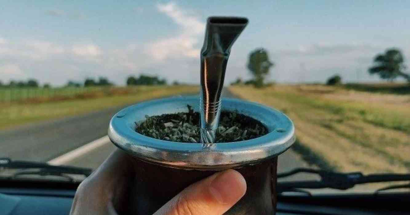 Mate al volante: en qué provincias está prohibido y por qué la multa ...